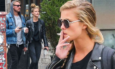 Nina Agdal Smoking