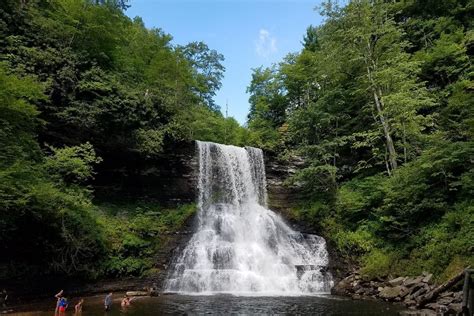 Exploring Virginias Cascade Falls Trails Touristsecrets