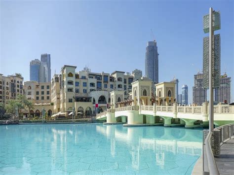 Burj Khalifa Park In Dubai Editorial Photo Image Of Tower 213719366