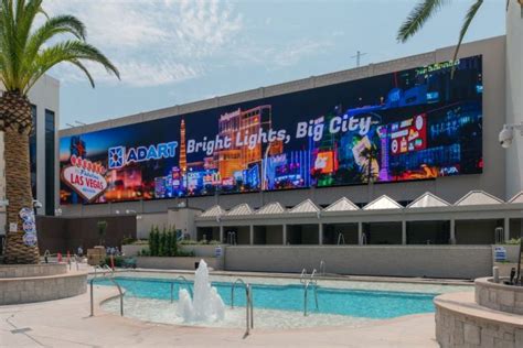 Discussion On The Relationship Between Outdoor Led Display And Urban Architecture Led Screen