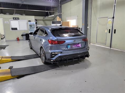 올뉴k3gt바디킷튜닝제이커스텀파츠에서 바디킷 장착 했어요~ 사이드 2단리어디퓨져 리어컵윙으로 뒷태가 대박 ~멋져부러