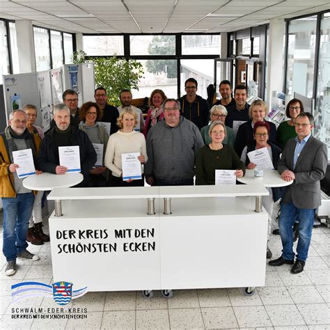 Schwalm Eder Kreis Zeichnet Energiesparende Schulen Aus