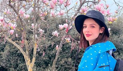 عکس و استایلی بسیار زیبا و چشم نواز از مهسا حجازی بازیگر نقش شیرین نجات در سریال تاسیان