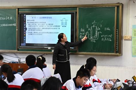 40个班智慧课堂全覆盖,广州这所中学融合信息技术创新课堂教学 40个班智慧课堂全覆盖,广州这所中学融合信息技术创新课堂教学