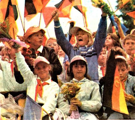 Ddr Pioniere Bei Den Viii Pioniertreffen 1988 In Karl Marx Stadt