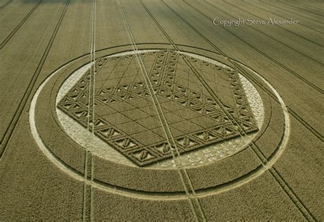 Pin By Caroline On Weird World Of Crop Circles Crop Circles Circle Land Art