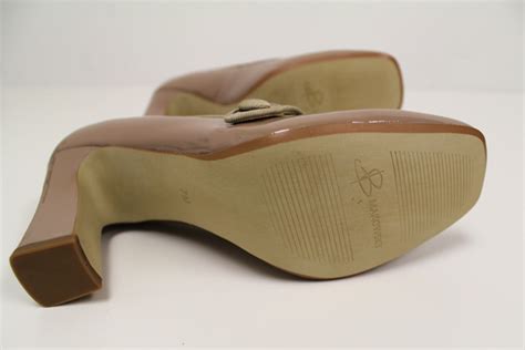 Shoe Lust B Makowsky Heist Mary Jane Pump In Beige Elle Blogs