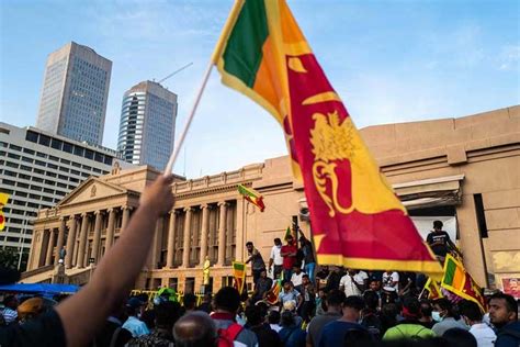 අරගලකරුවන් ඡන්දෙට එයි දේශපාලන ගමන අරඹන්න අලුත් සන්ධානයක් ප්‍රධාන පක්ෂයක් නෑ ~ Gossip Lanka