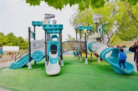 青岛市内遛娃 青岛遛娃的地方 青岛带孩子去哪里好玩 大山谷图库