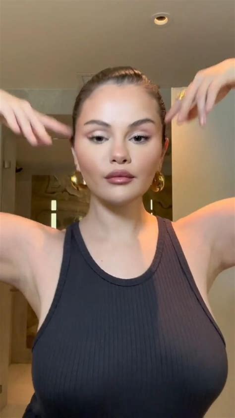 Pin By Andrew Garland Place On Selena Gomez Video Selena Gomez Photoshoot Selena Gomez Hot