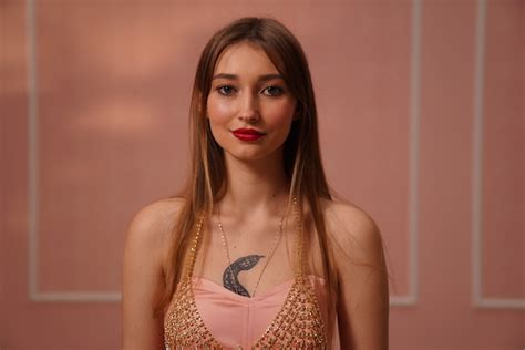 Euro Bald Watch A Video Of Tanya A2 Having Her Hair Shaved Bald