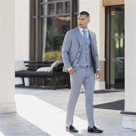 Στυλάτα Καλοκαιρινά Κοστούμια