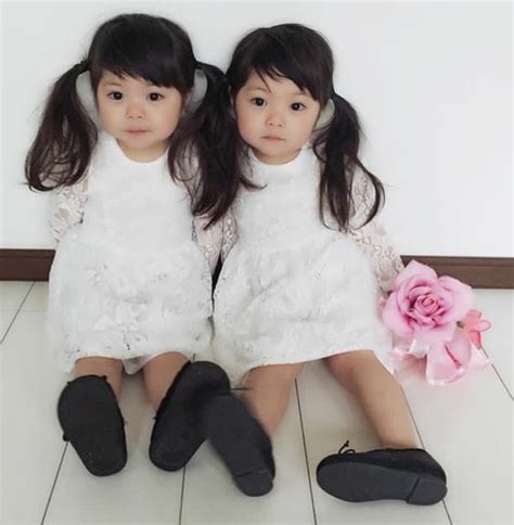 Pin On Identical Twins