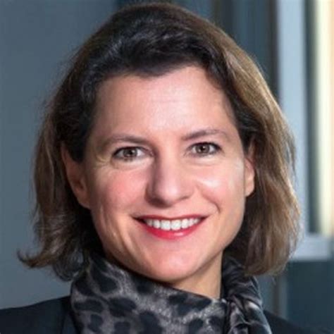 La Directrice Générale Dengie Catherine Macgregor Sexprime Sur La