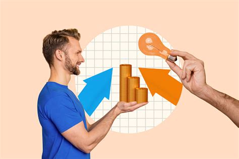 창조적 인 포스터 이미지 그림 콜라주 젊은 성공한 웃고있는 남자 지주 다스 동전 풍부한 성공 수입 수입 생각 부 25 29세에 대한 스톡 사진 및 기타 이미지 Istock