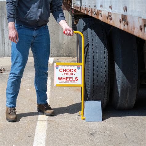 Vestil 11 78 X 7 X 7 1116 Aluminum Wheel Chock With Ergonomic
