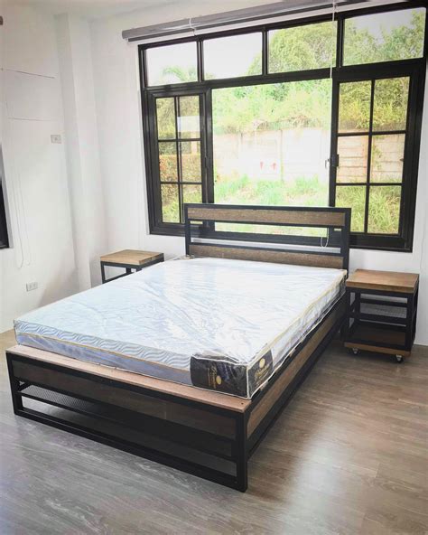 Buenaventura Uno Industrial Bed Frame Tablaprimera