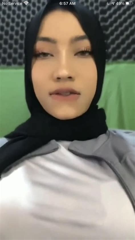 Anyone Know Her Rpornid
