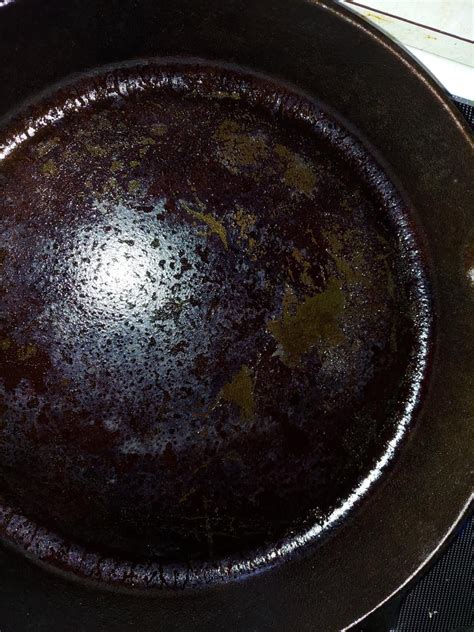 I Just Tried Seasoning My Cast Iron 350 Degrees 1 Hour Vegetable Oil Why Does It Look Like This