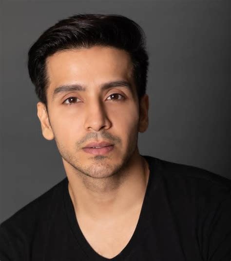Param Singh Aka Neil Expresses Excitement Over Rekhas Special Appearance In The Ghum Hai