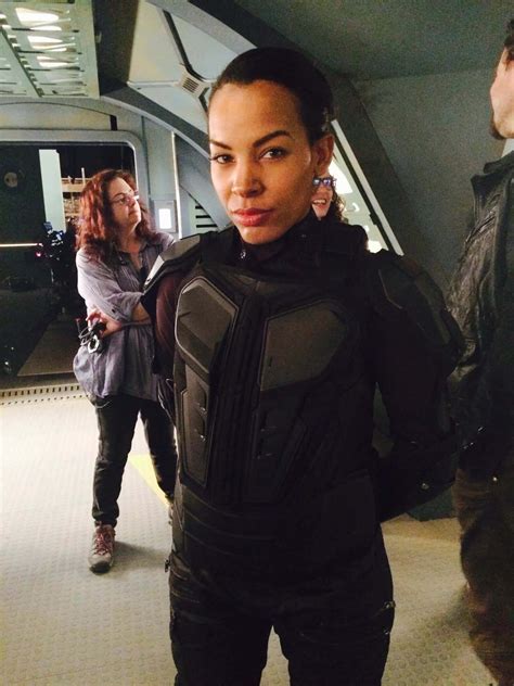 Download Actressin Sci Fi Costumeon Set Wallpaper