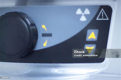 려 병원에서 치과 의사의 사무실 첨단 기술 현대 치과 엑스레이 기계 Pateint 치아 입과 턱의 엑스레이 0명에 대한 스톡 사진 및 기타 이미지 Istock