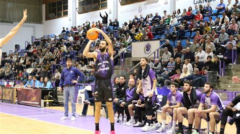 Alejandro Mesa Llíria No Es De Nuestra Liga Tiene Plantilla Para Pelear Por El Play Off