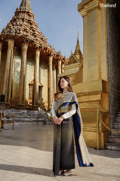 Thailand 🇹🇭 Beautiful Lady In Thai Traditional Dress ชุด ไทย