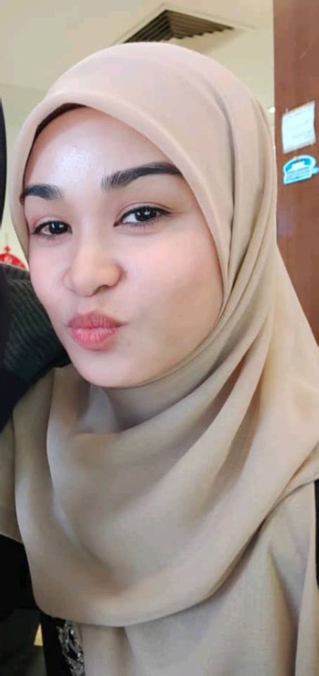 Siapa Sangka Di Sebalik Pakaian Yg Sopan N Muslima Tumbex