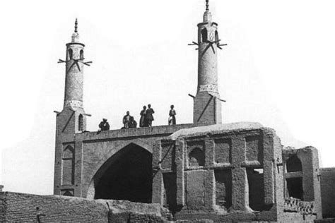 Monar Jonban The Shaking Minarets Of Isfahan Iran Eavartravel