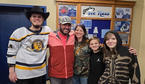 Lindsay Strutzel And Adrian Torres Wedding Website