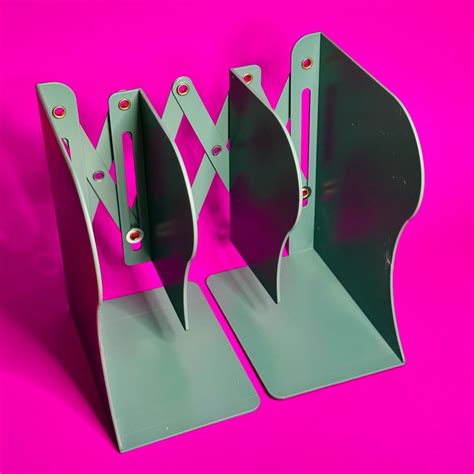 წიგნების ჩასადები