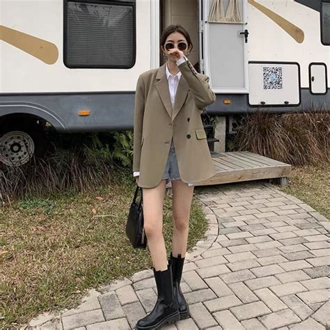 بليزرات حريمي موضة الربيع والخريف محززة بسيطة فضفاضة للمكتب ملابس