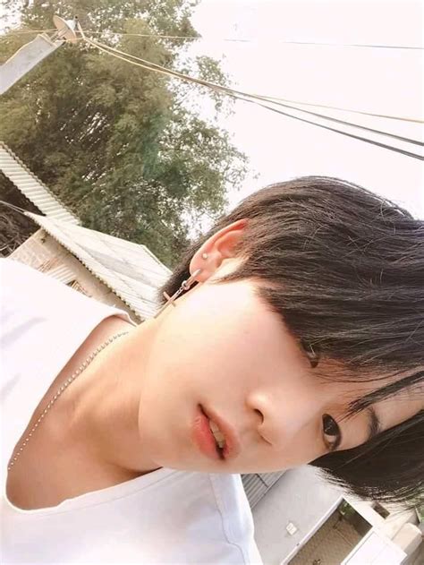 Pin On L Y Follower Boy Cute Korean Boys Beautiful Boys Ulzzang Boy