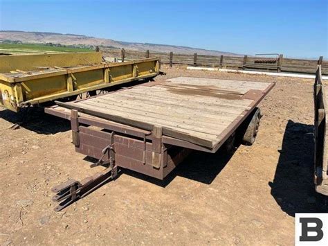 Flatbed Wagon Booker Auction Company