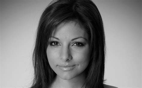 Wallpaper Brunette Smile Cute Hd Widescreen High Definition Fullscreen