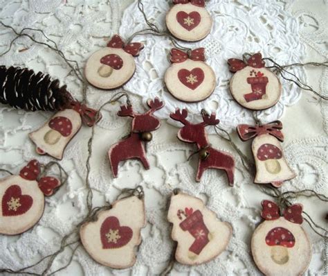 Купить Набор деревянных елочных игрушек Веселый Новый год ярко красный елочные игрушки