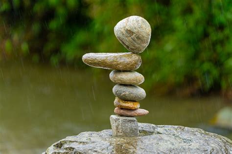 돌과 자연 예술 영혼을 위한 명상과 요가의 균형을 맞춥니다 0명에 대한 스톡 사진 및 기타 이미지 0명 개념 개체 그룹 Istock