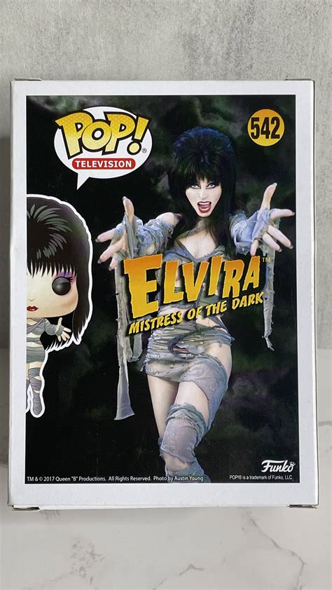 Elvira Mistress Of The Dark Hot
