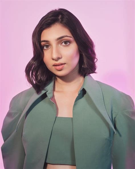 Meet The Cast Of Big Girls Dont Cry From Pooja Bhatt To Avantika