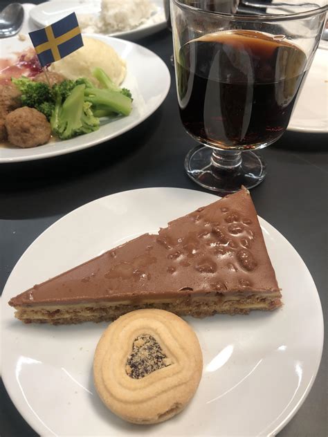 Almond Cake With Daim 🤩😋 R Casualph