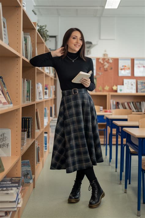 40 Teacher Outfit Ideas Professional Stylish And Classroom Ready Looks