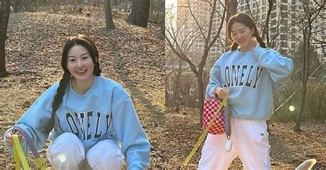 ‘전진 아내 류이서 집 앞에서는 소녀 양갈래 머리에 스웻셔츠 산책룩 패션엔