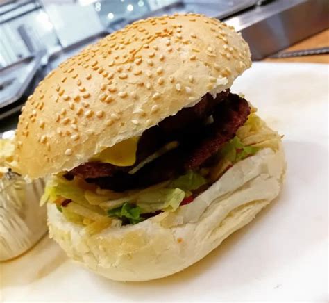 فست فود بمب امیر در پردیس دماوند