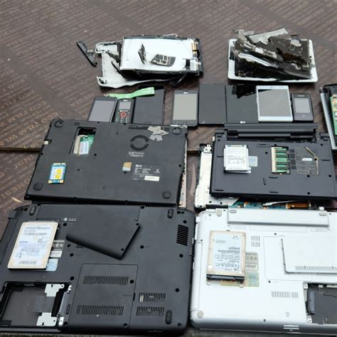 안녕하세요 정팩코리아입니다 하드디스크 Ssd만 저장장치가 아닙니다 우리가 사용하는 전자제품에는 저장장치가 들어있습니다 핸드폰 태블릿pc 카메라 전자 사진첩