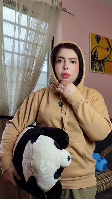 ‎با مامان👱 سروش و مامان یلدا‎ ‎مامان از ماتریکس خارج شد😂 شما جواب