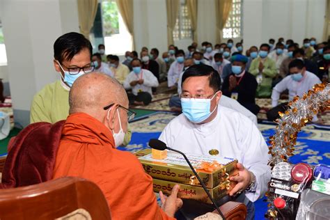 ရှမ်းပြည်နယ် အစိုးရအဖွဲ့က ကြီးမှူး၍ ဝါဆိုသင်္ကန်းဆက်ကပ်လှူဒါန်း