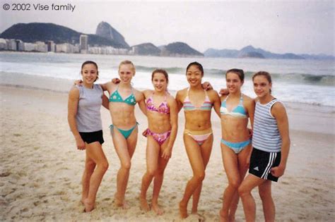 9 Hot Sexy Carly Patterson Bikini Pics