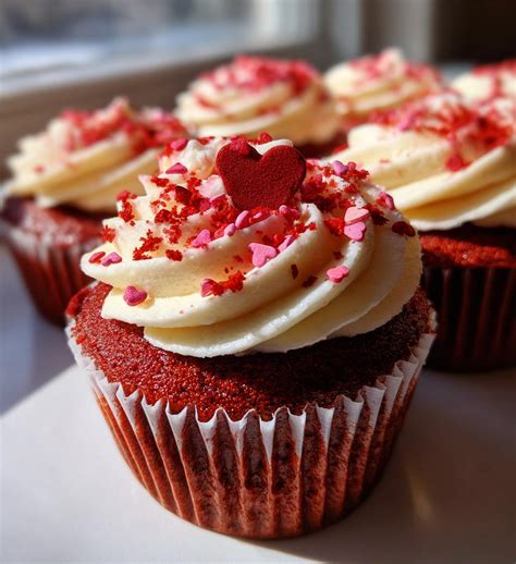 Red Velvet Valentines Day Cupcakes To Melt Hearts Effortlessly