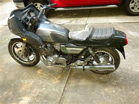 Sell Suzuki GS1100GK GS1100 GK RIGHT SIDE COVER NICE USED COVER W ALL PINS IN PLACE In Matthews